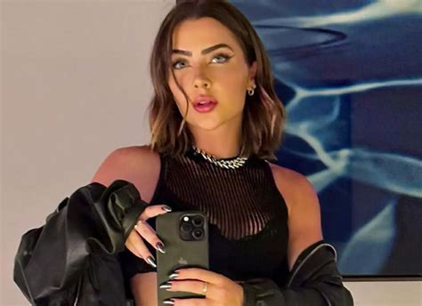 Jade Picon Posa De Biqu Ni E Corpo Perfeito Rouba A Cena Na Web