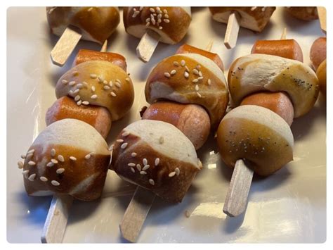 Spieße mit Laugen Wiener Würstchen Fingerfood