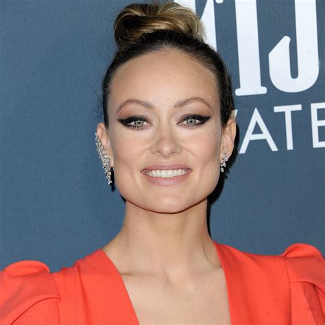 Olivia Wilde Shows Off Her Toned Body In A Grey Sports Bra And Matching Leggings—shes Unreal