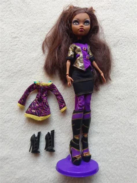 RARE POUPÉE MONSTER High Clawdeen Wolf Basic 2 school s out 2011