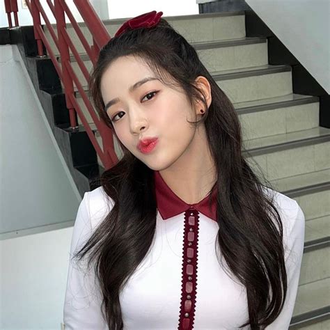 Pin Di Victoria Su Yujin