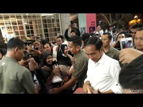 Lengkap Sekeluarga Jokowi Malam Mingguan Di Mal Solo Paragon YouTube