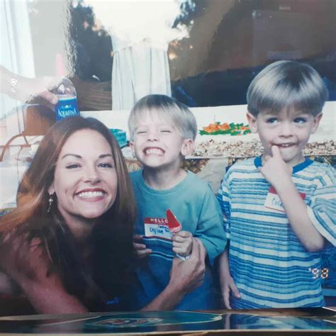 All About Dylan And Cole Sprouse S Parents Melanie Wright And Matthew