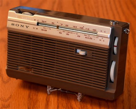 Vintage Sony Transistor Radio Model TR 716 B