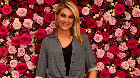 Tudo sobre Ana Hickmann de biquíni Observatório dos Famosos