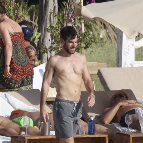 Alfonso Bassave Con El Torso Desnudo En Ibiza Torsos Desnudos Los
