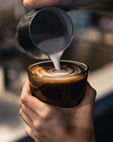 Are Lattes Hot Or Cold The Ideal Latte Temperature Revealed