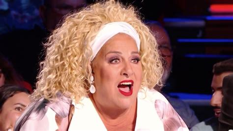 La France a un incroyable talent elle joue de la flûte avec son vagin