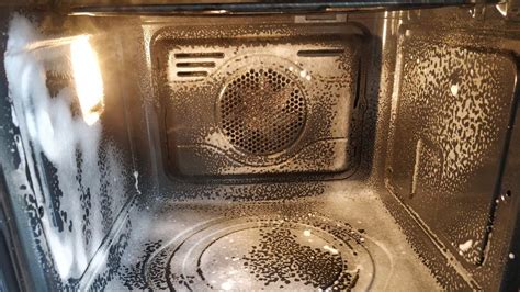 Trucos de limpieza Cómo limpiar el horno sucio en sencillos pasos