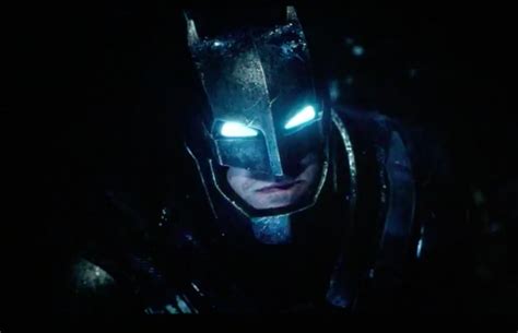 Divulgado trailer oficial de Batman vs Superman A Origem da Justiça