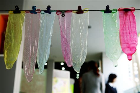 Man Catches Girlfriend Stealing Sperm From Used Condom To Get Pregnant Ibtimes