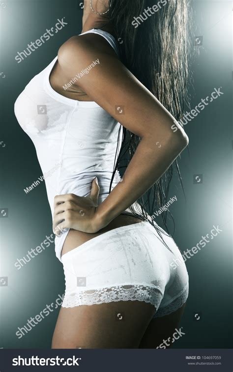 Sexy Woman Wearing White Tank Top Foto Stock Editar Agora 104697059