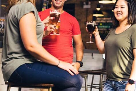 204 Walks Into A Bar Jokes A Hilarious And Downright Silly List