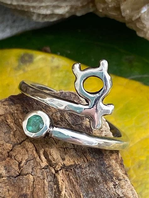 Anillo Mercurio Con Esmeralda En Plata 925 El Vikingo