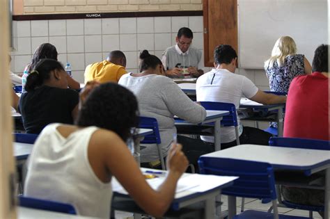 Mais de 13 mil vagas estão abertas em concursos públicos ao redor do