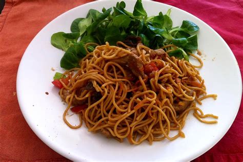 Recette de Wok porc légumes et nouilles chinoises
