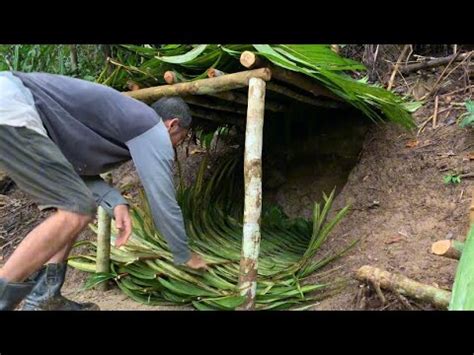 Membangun Tempat Berlindung Sederhana Dan Tidur Semalaman Di Hutan