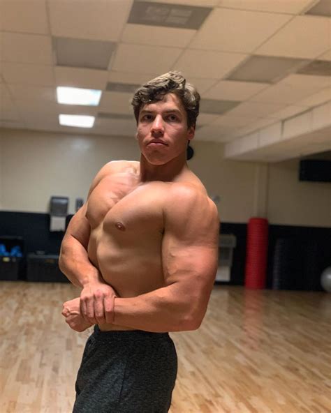 Arnold Schwarzenegger S Son Joseph Shows Off His Buff Physique