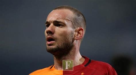 Galatasaray Dan Sneijder E Tarihi Ceza Fanatik Gazetesi Galatasaray