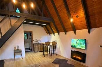 Havuzlu Üçgen Bungalov Taş Yapı Itravelmedya Yurt İçi Turlar Yurt