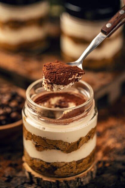 Postre italiano tradicional tiramisú Foto Premium