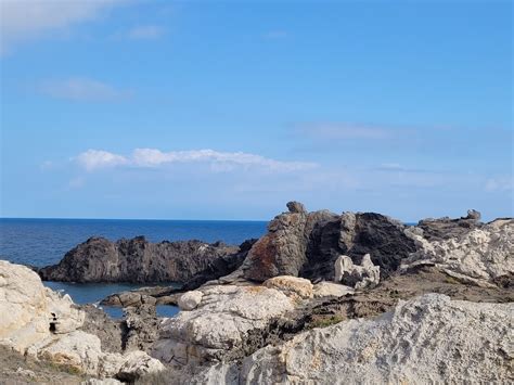 Dónde está la piedra que inspiró a Dalí para pintar la obra