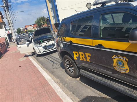 Carro roubado há quase um ano é recuperado pela PRF no Espírito Santo