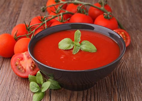 Recette soupe glacée de tomates au basilic Marie Claire