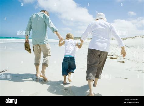 Mamie Sur La Plage Banque D Image Et Photos Page 2 Alamy