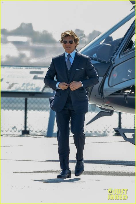 Tom Cruise Arrived At Top Gun Maverick Premiere In A Helicopter