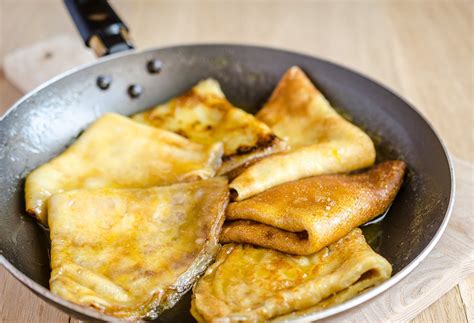 Recette Cr Pes Flamb Es Au Grand Marnier Pour Personnes Marie Claire