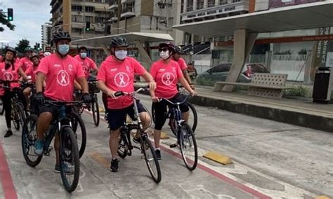 Passeio Ciclístico Outubro Rosa percorre orla de Niterói Cidade de