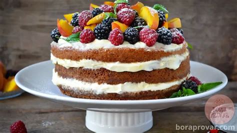 Naked Cake de Amêndoas Ganache de Chocolate e Frutas Vermelhas