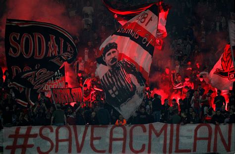 La Curva Sud critica la cessione ai cinesi Il Milan non è un giocattolo
