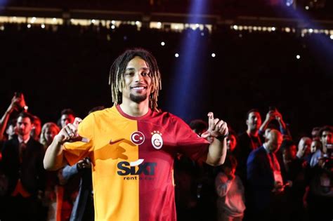 Arsenal Make 14m Bid For Sacha Boey