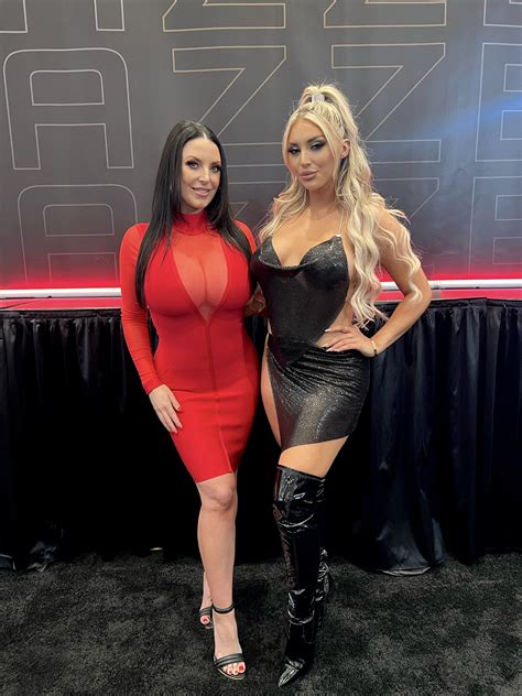 TW Pornstars Kayley Gunner Twitter Having The Best Time At AVN