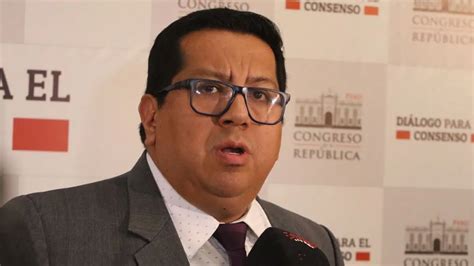 Alex Contreras se despide del Ministerio de Economía y Finanzas RPP