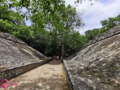 El Juego De Pelota Maya El Mundo Con Ella