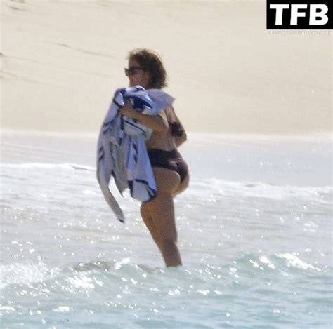 Emma Watson Shows Off Her Magical Sizzling Bikini Clad Body On Her Sun