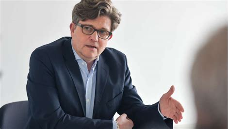 Von Klaeden Politik Muss Kurs Halten Mercedes Cheflobbyist Zweifel
