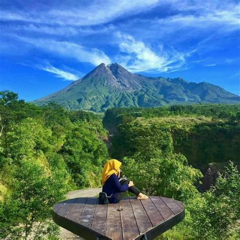 Batu Alien Merapi