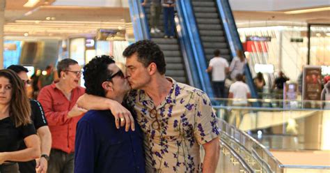 Carmo Dalla Vecchia explica momento íntimo homem em shopping