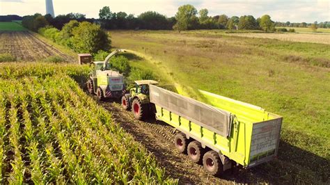 K Sound Claas Lu Nienaber Thom En Bei Der Maisernte Im