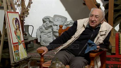 Sali shijaku fuqia e ngjyrës Piktori i njohur hap dyert e shtëpisë së