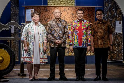 MenKopUKM Dukung Langkah Sarinah Jadi Agregator Batik Lokal Mendunia