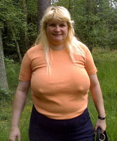 Huge Tits Nipples Poking Through Shirt Bbw Braless Non Nude Pics
