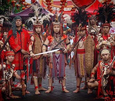 Kaesang Dan Erina Pakai Busana Adat Sulawesi Utara Di Istana Merdeka