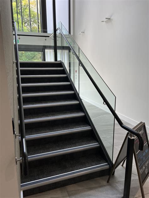 Canterbury Balustrade Handrails Aluminium Internal Side Fix Glass 2