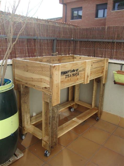 Cómo fabricar una mesa de huerto urbano con palets Huerto urbano