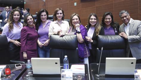 Senadoras y senadores del PAN durante la sesión ordinaria del Día